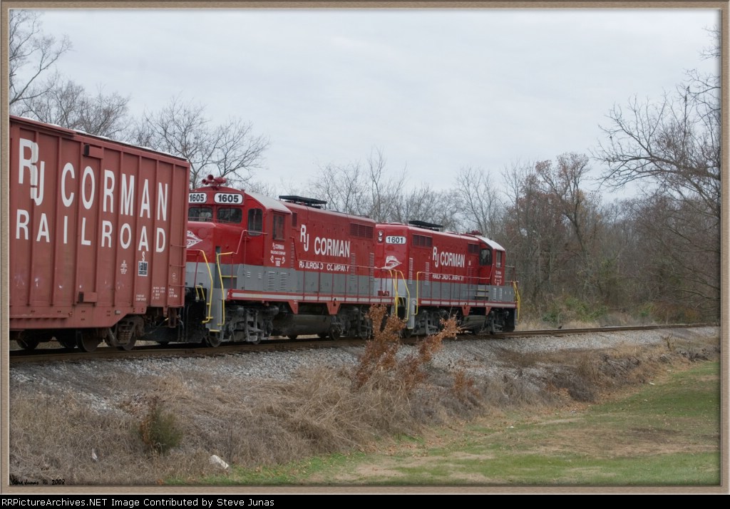 RJCC 1601,1605 get pulled into Memphis Junction yard